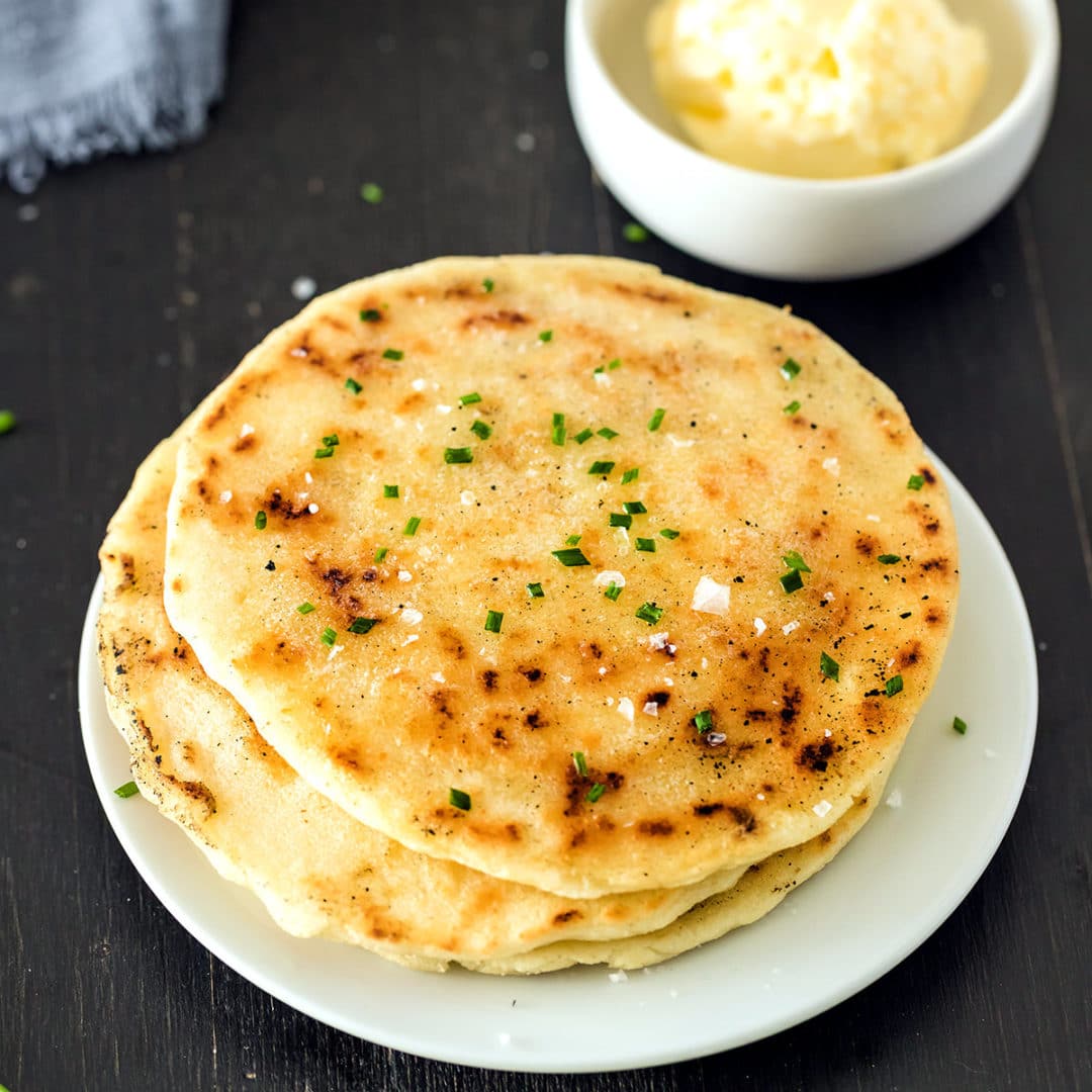 Arepa Con Queso (Arepas Colombianas)