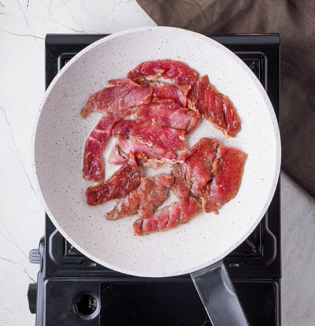 Hunan Beef (Easy Beef Stir Fry) - Foodie and Wine